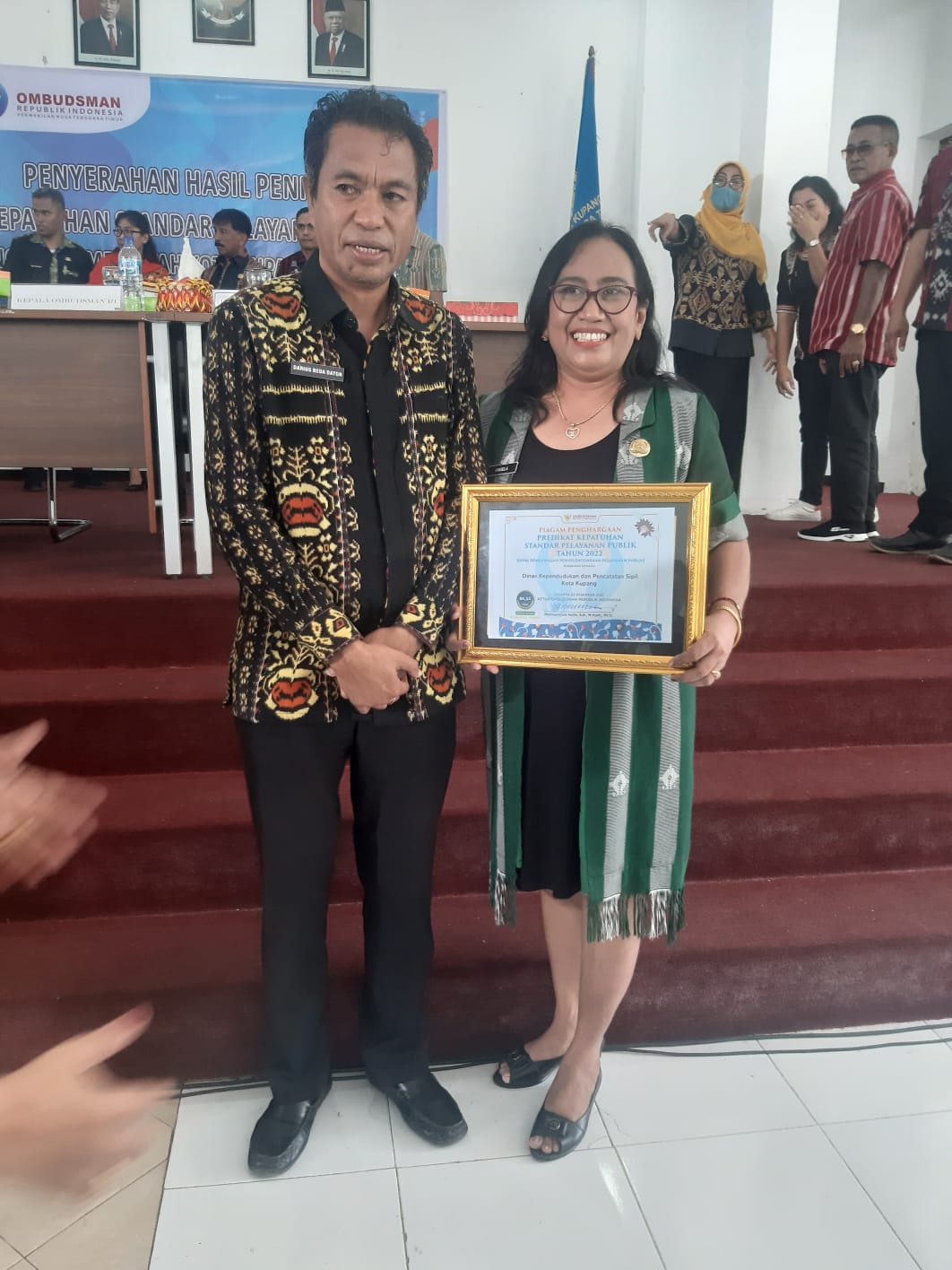 Penghargaan Dari Ombudsman RI Tahun 2022 Kepada Dukcapil Kota Kupang – Dinas Kependudukan dan ...
